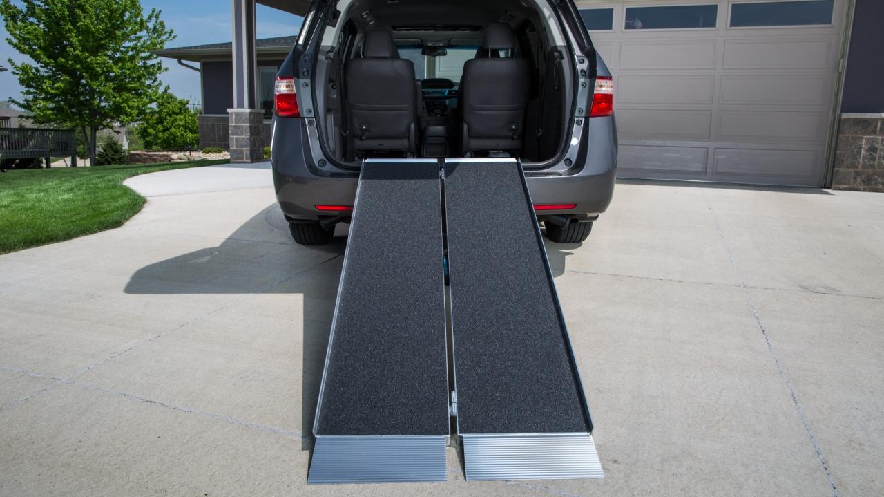 EZ-ACCESS 5-FT Suitcase Singlefold AS Ramp | Single Fold Ramps